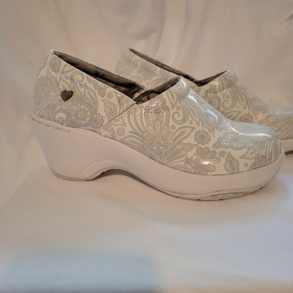 Nurse Mates | Shoes | Nurse Mates Paisley Clog | Poshmark